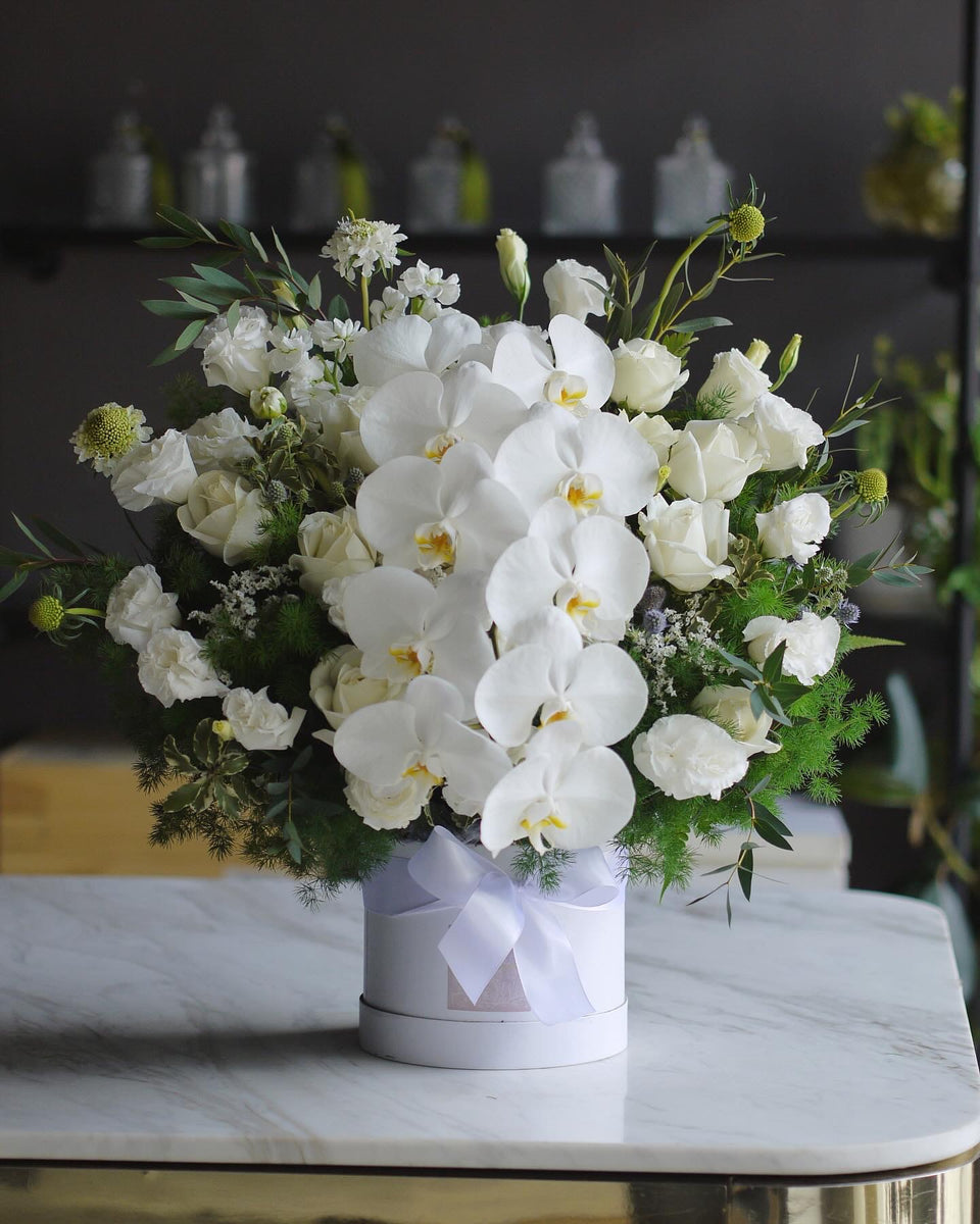 Classic Ivory – Fleuri Flowers